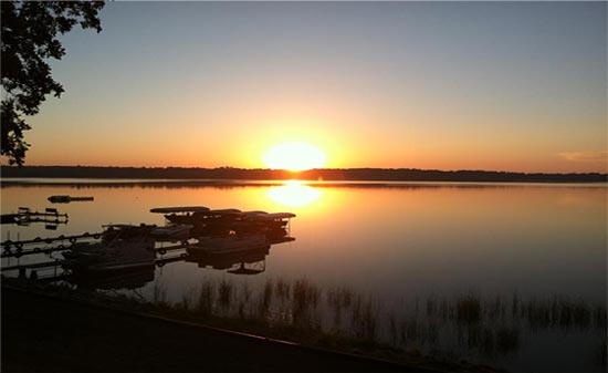 lake-andrusia-sunset-cass-lake-chain - Finn N Feather Resort